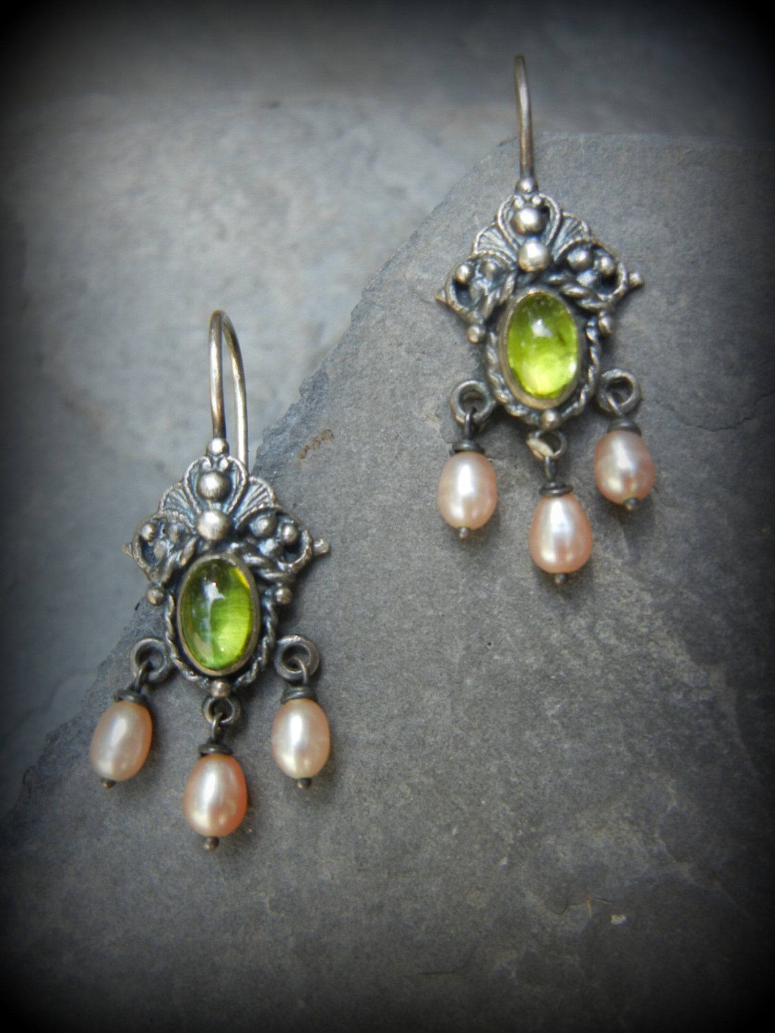 Isabella Peridot Earring Pink Freshwater Pearl Dangle - Etsy