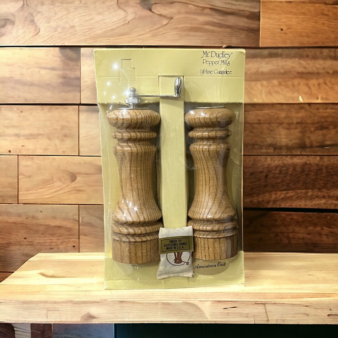 Mr. Dudley Vintage American Oak Wood Salt & Pepper Mills new - Etsy