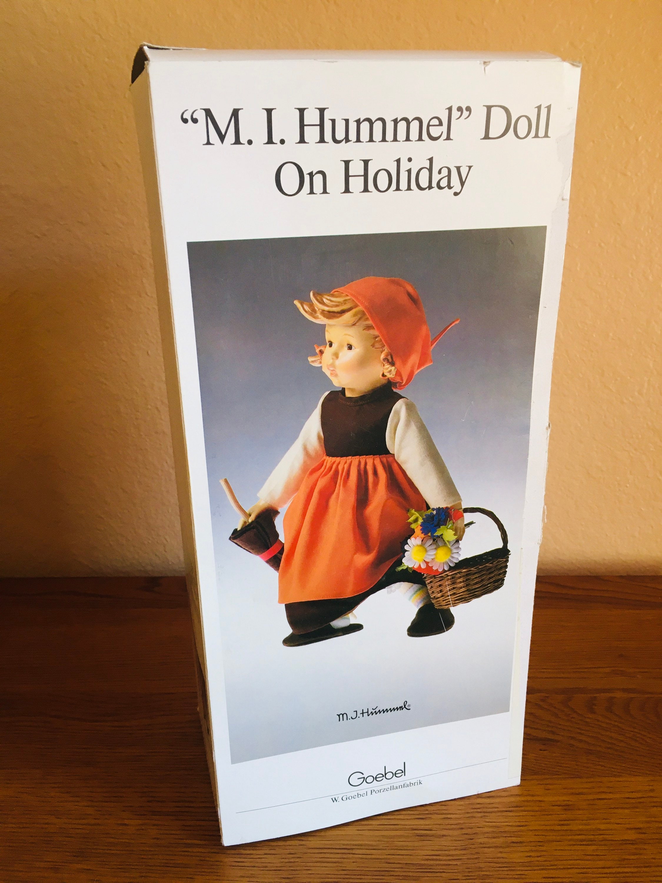 Dolls & Action Figures Goebel Hummel 15\u201d Porcelain Postman & On Holiday Dolls Toys etna.com.pe