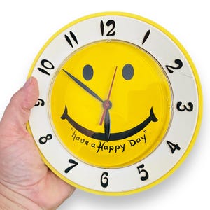 Vintage Robert Shaw Smiley Face Wall Clock - Etsy