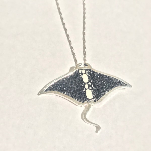 Stingray Pendant - Etsy