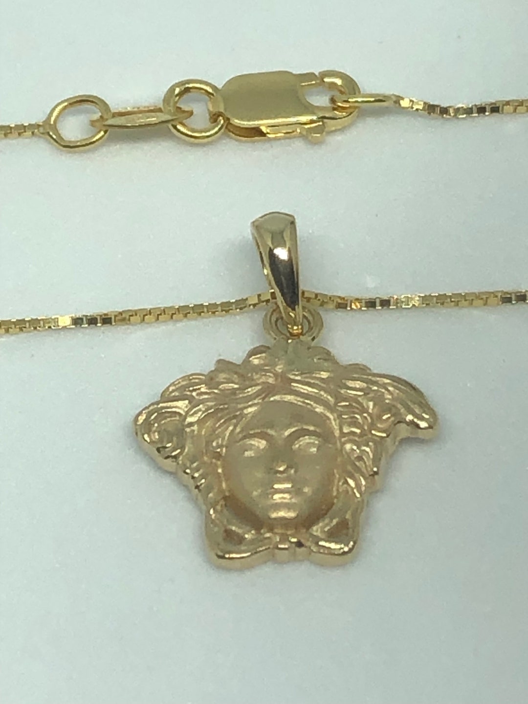 14k Yellow Gold Medusa Pendant - Etsy