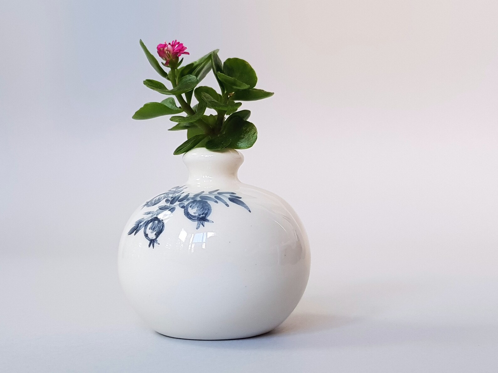 Ceramic Bud Vase, a Very Small Flower Vase, White and Blue Gray Vase ...