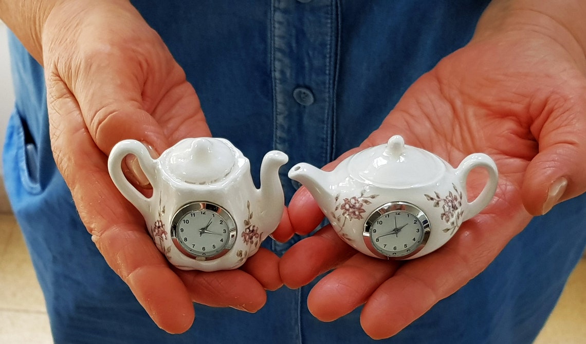 Miniature teapot clock Vintage table clock Small desk clock | Etsy