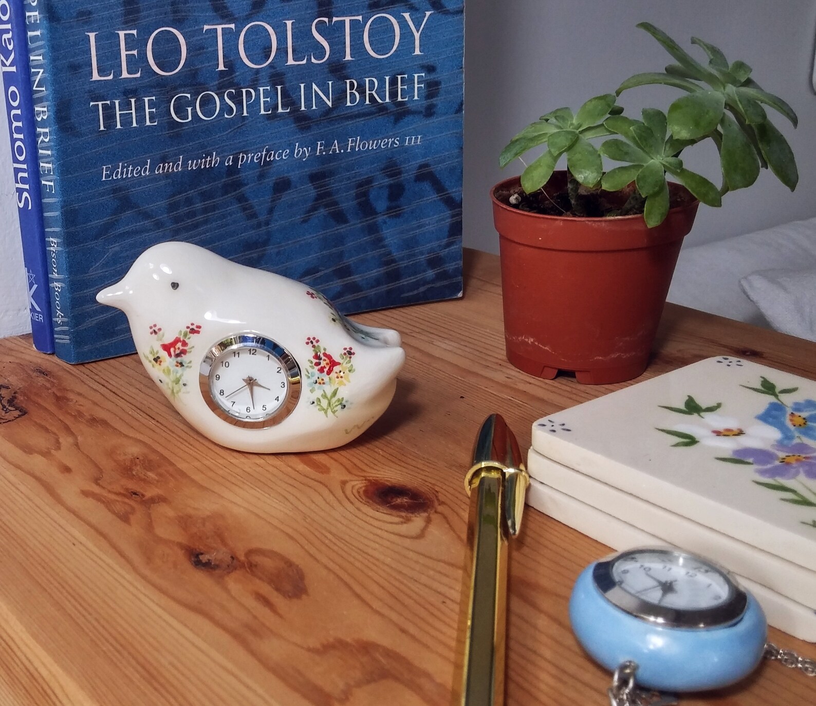 Small Desk Clock or a Ceramic Bird Table Clock. A Retro Style - Etsy