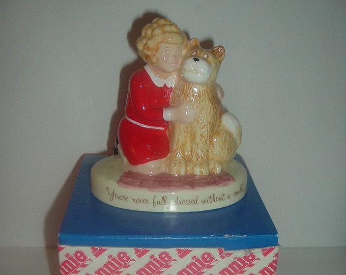 Little Orphan Annie Never Dressed Without A Smile Figurine in Box 1982 ...