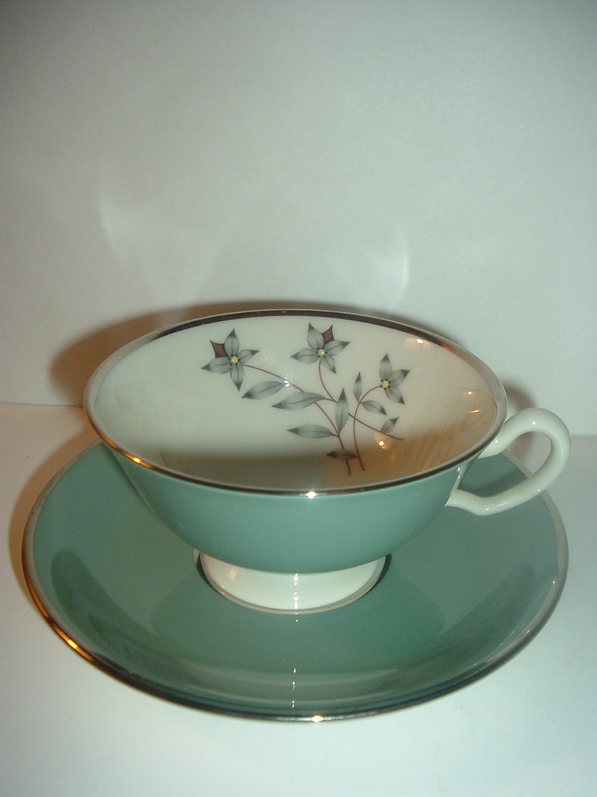 8 Lenox Kingsley Cups and Saucers 16 pieces in all