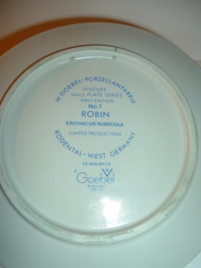Goebel Robin Plate 1979 First Edition Collector Plate
