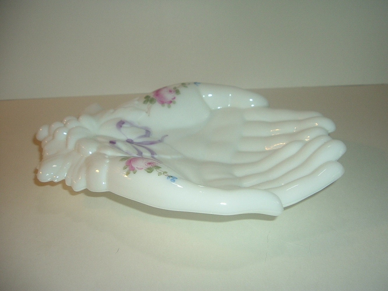 Westmoreland Glass Handpainted Roses and Bows Open Hands Dish