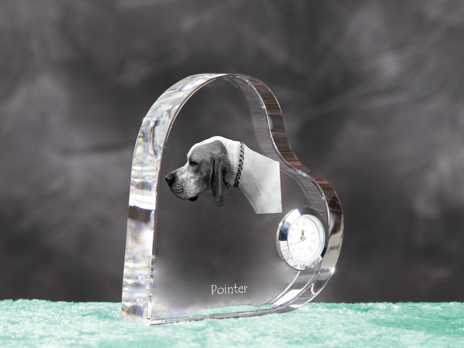 English Pointer- Crystal Clock in the Shape of a Heart With the Image ...