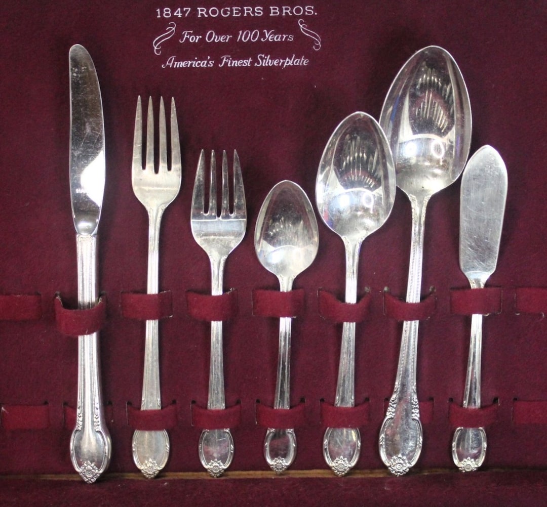 Remembrance Silver Plated Silverware With Chest,8 Piece Remembrance ...