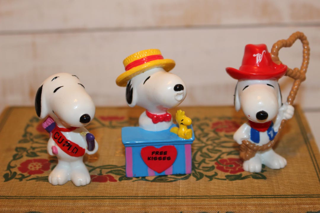 3 Snoopy Whitman's Valentine Figures Vintage Peanuts Snoopy Cupid ...