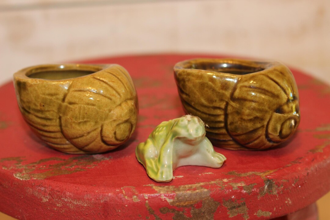 2 Miniature Ceramic Snail Planters Wade Frog Vintage Japan Snail Shell ...