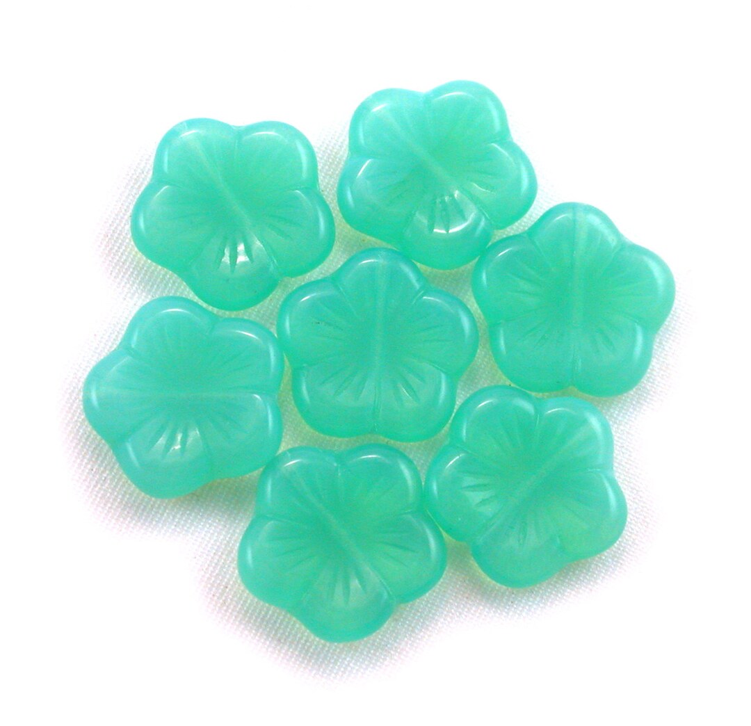 UV Active Blue Green Opaline 14mm Flat Flowers. Set of 15. - Etsy