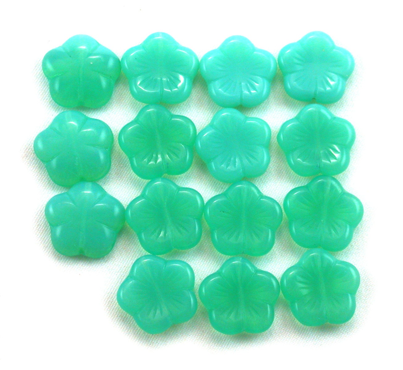 UV Active Blue Green Opaline 14mm Flat Flowers. Set of 15. - Etsy
