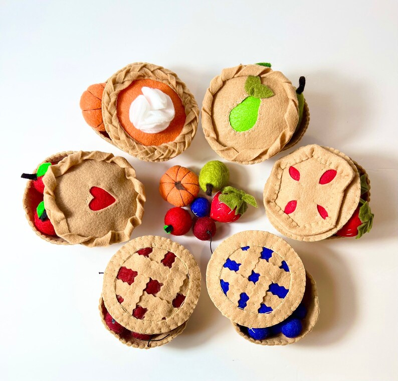 Make Your Own Felt Toy Pie / Blueberry Pie / Strawberry Pie / - Etsy