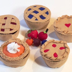 Make Your Own Felt Toy Pie / Blueberry Pie / Strawberry Pie / Cherry ...