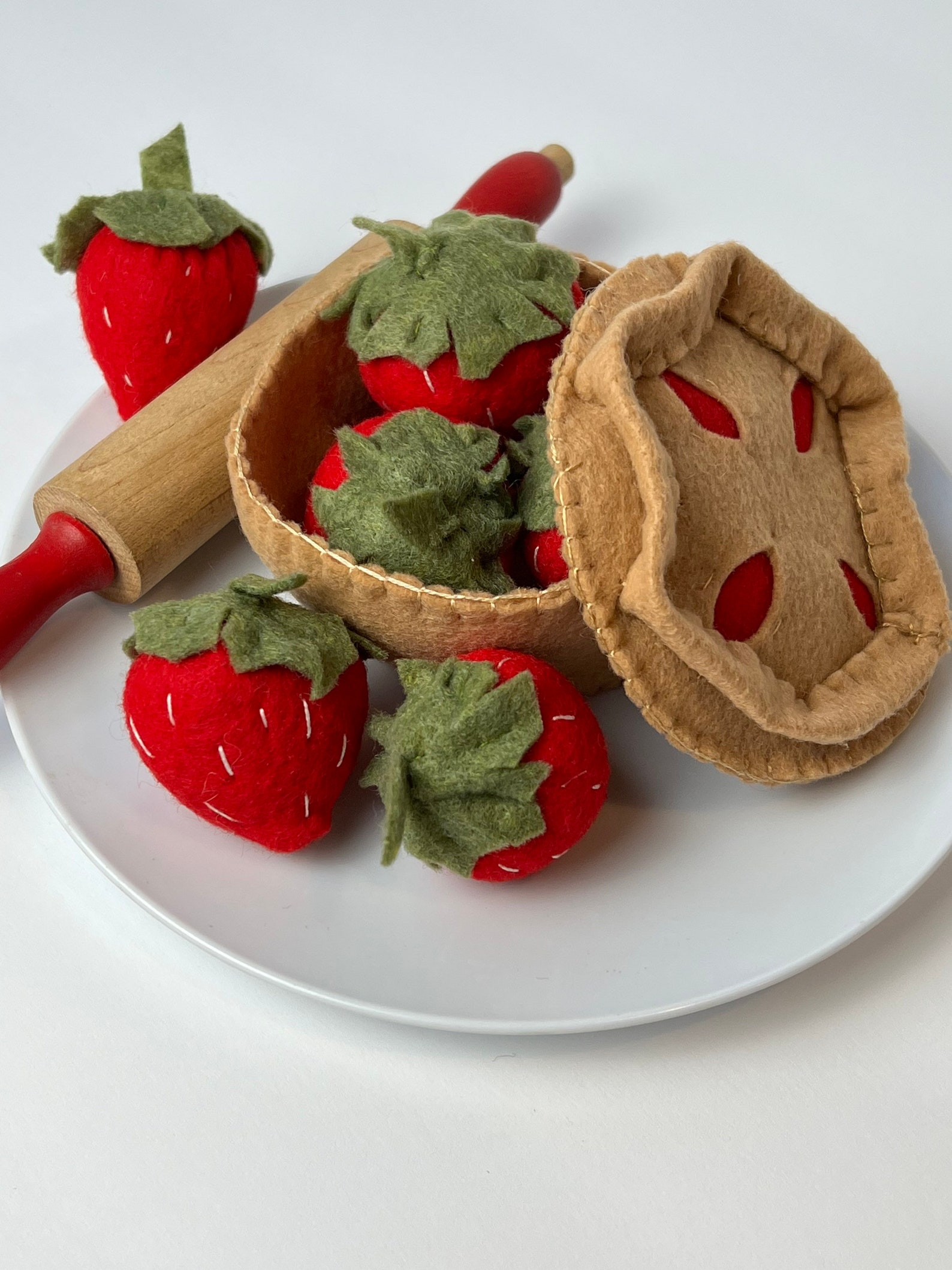 Make Your Own Felt Toy Pie / Blueberry Pie / Strawberry Pie / - Etsy