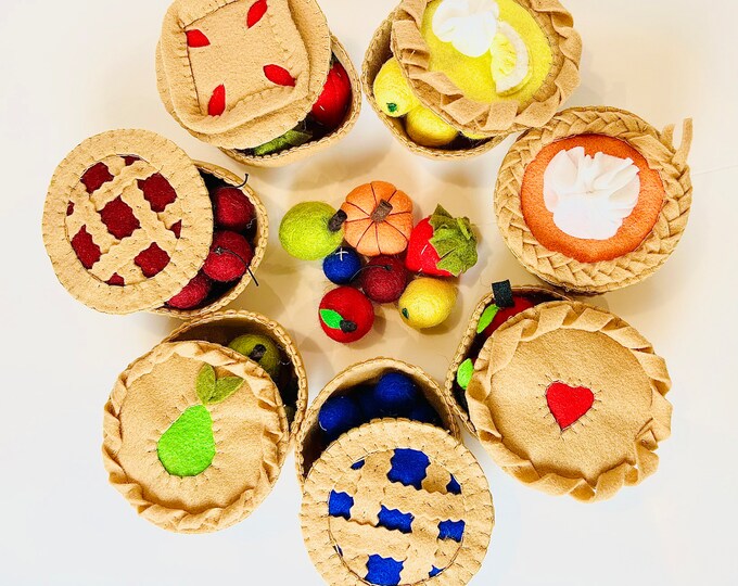 Make Your Own Felt Toy Pie / Blueberry Pie / Strawberry Pie / - Etsy