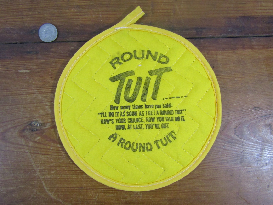 NOS package of two round pot holders ROUND TUIT | Etsy
