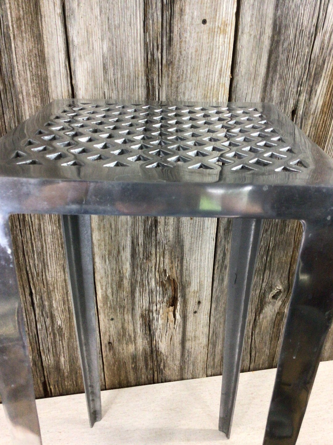 32 Inch Aluminum Display Stand or Pedestal - Etsy