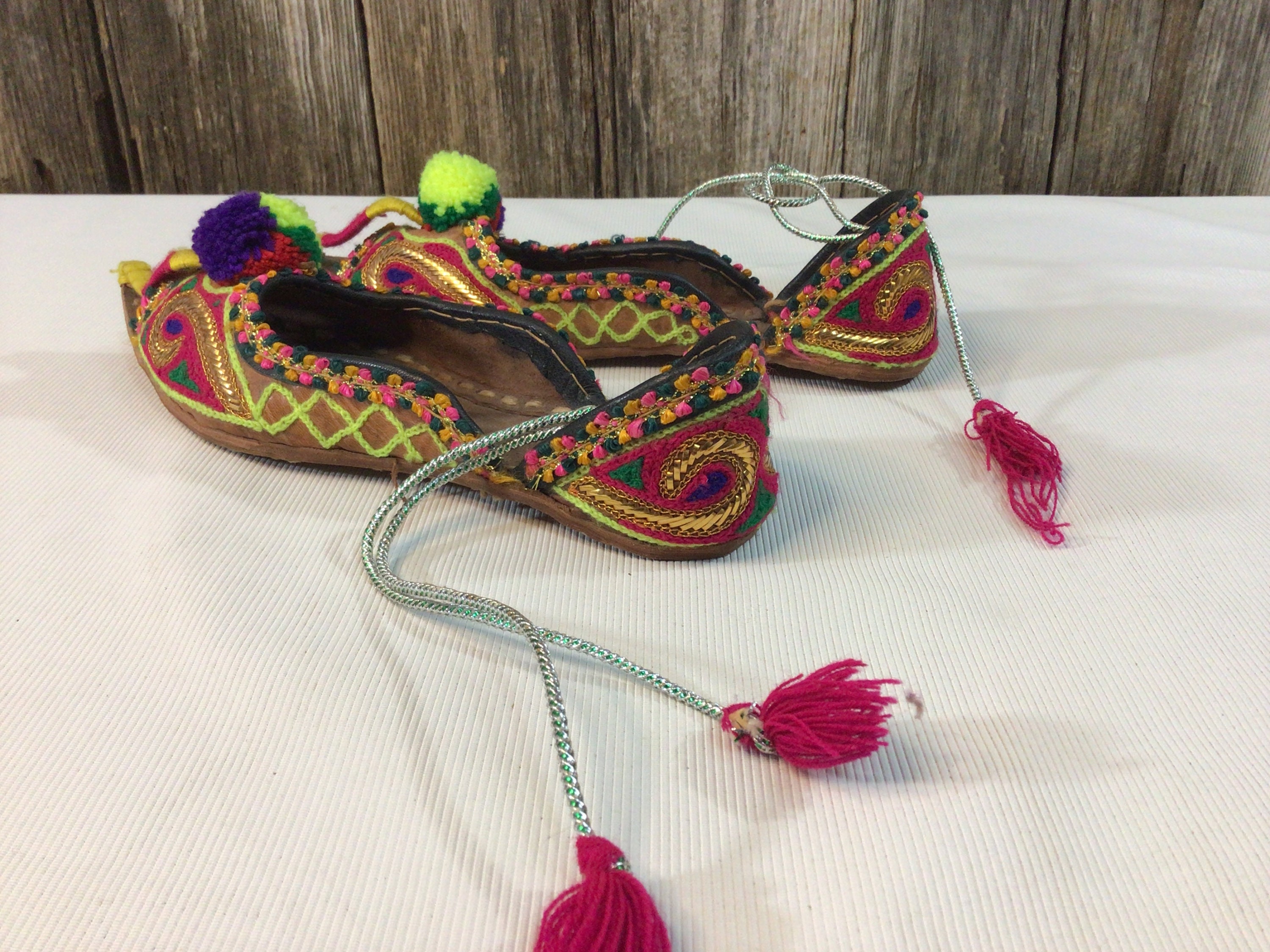 Vintage Middle Eastern Embroidered Slippers Unworn - Etsy