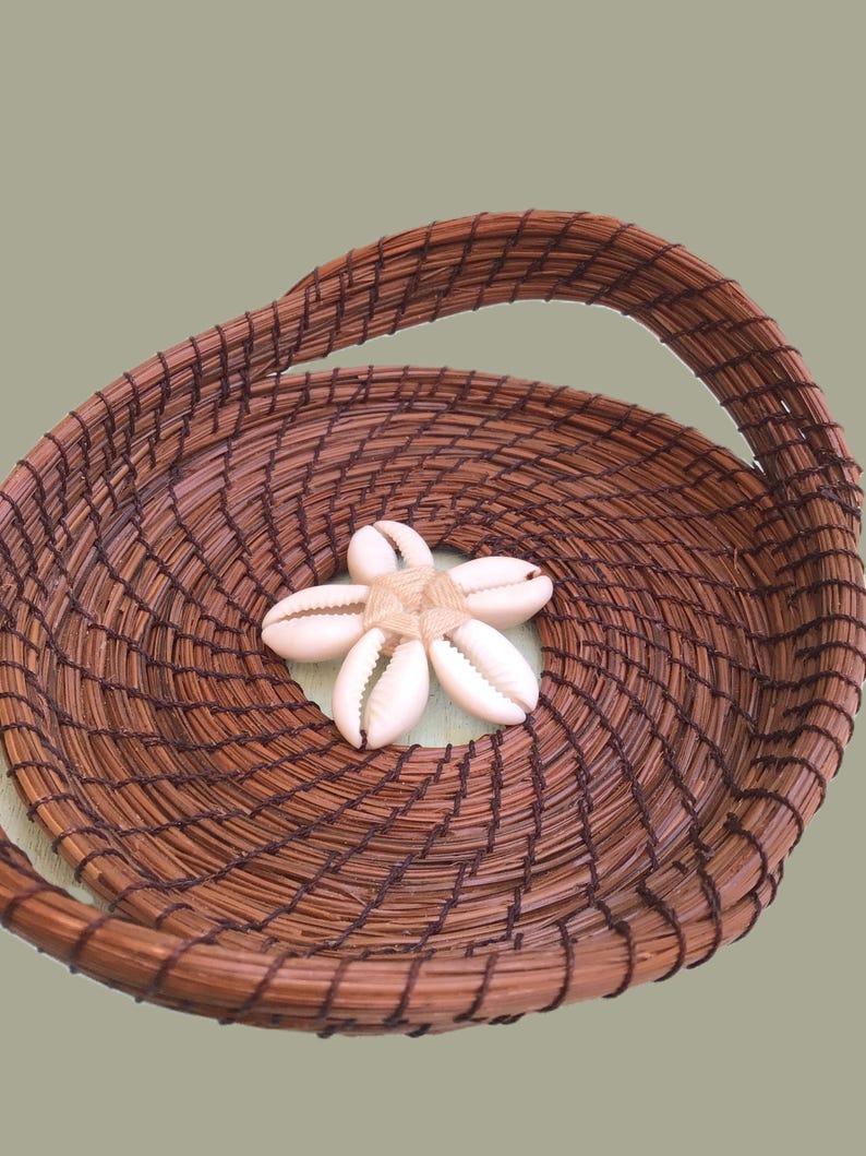 Small Pine Needle Basket With Seashells - Etsy