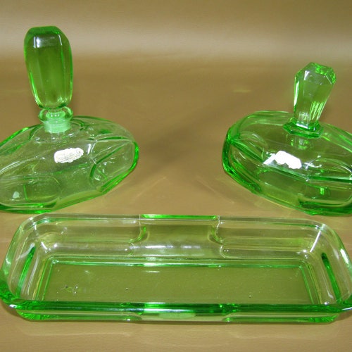 1940s Green Glass 3 Piece Dresser Set ECHT KRISTALL - Etsy