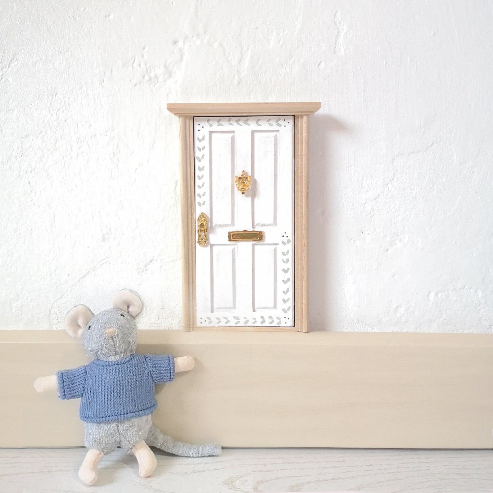 Hand Painted Wooden Door MOUSE HOUSE Dollhouse Door Pérez | Etsy