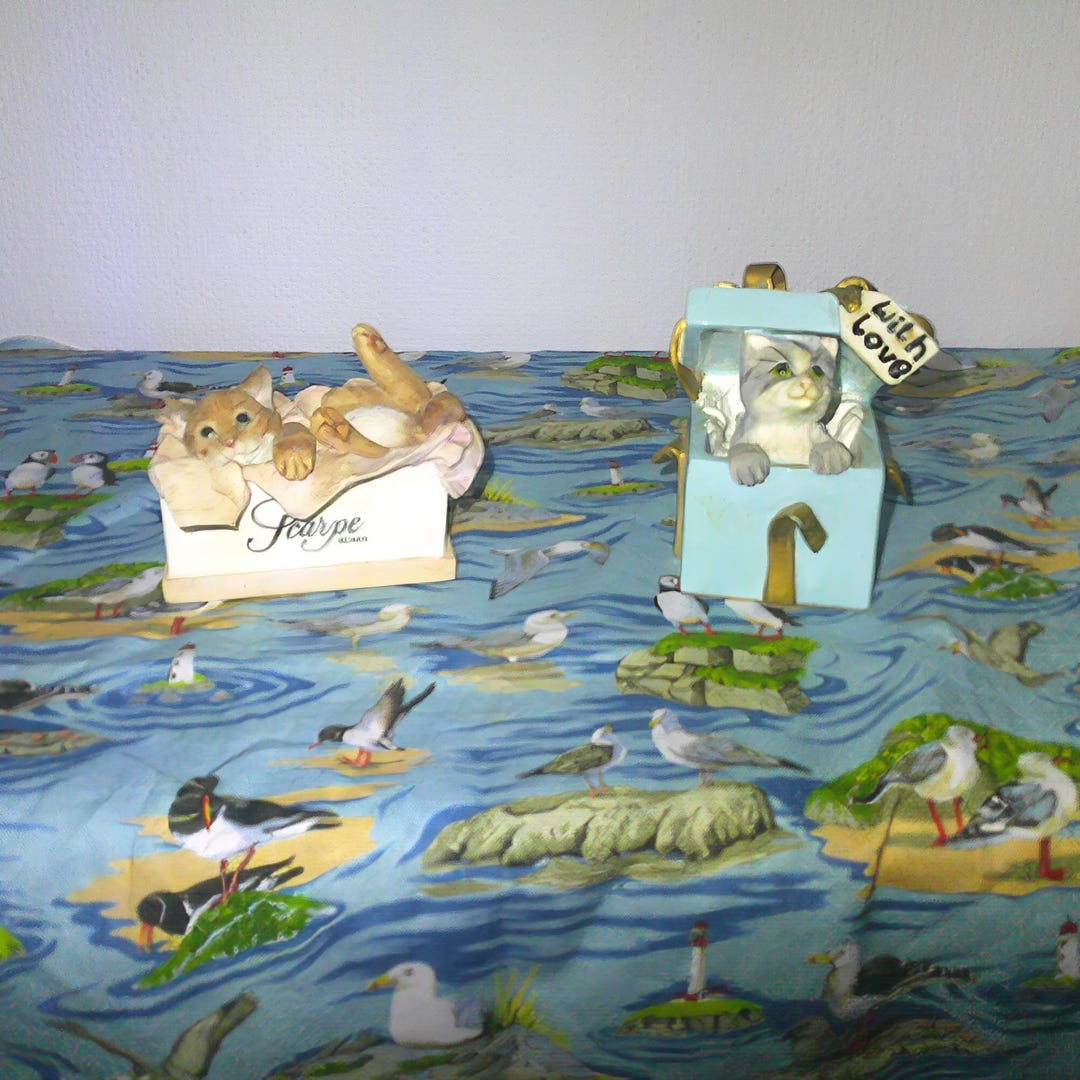 Tabby Cats Figure Figurines the Leonardo Collection With Love in A ...