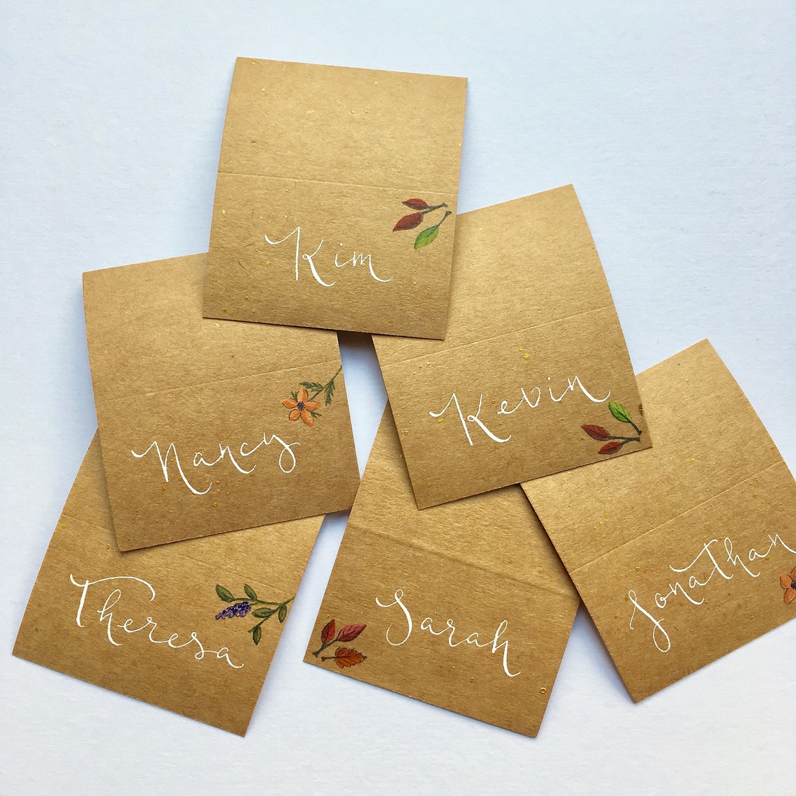 Custom hand written calligraphy wedding place cards // Rustic | Etsy