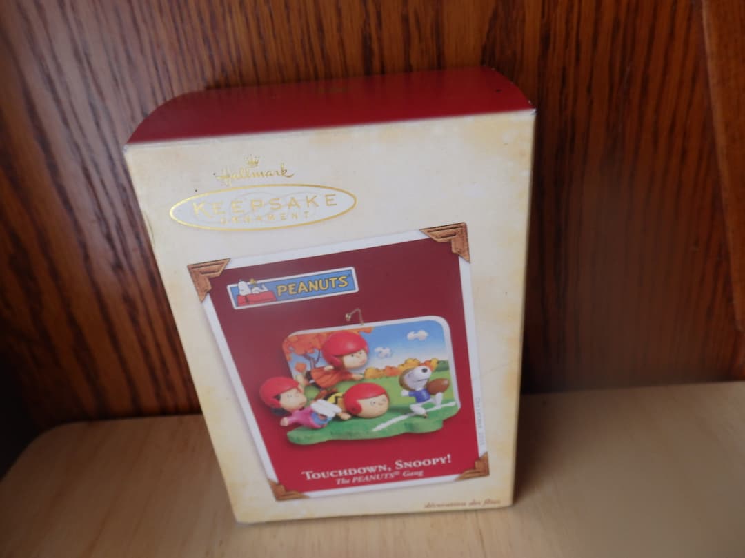 Hallmark Keepsake Peanuts Gang Touchdown Snoopy IOB 2005 Christmas ...