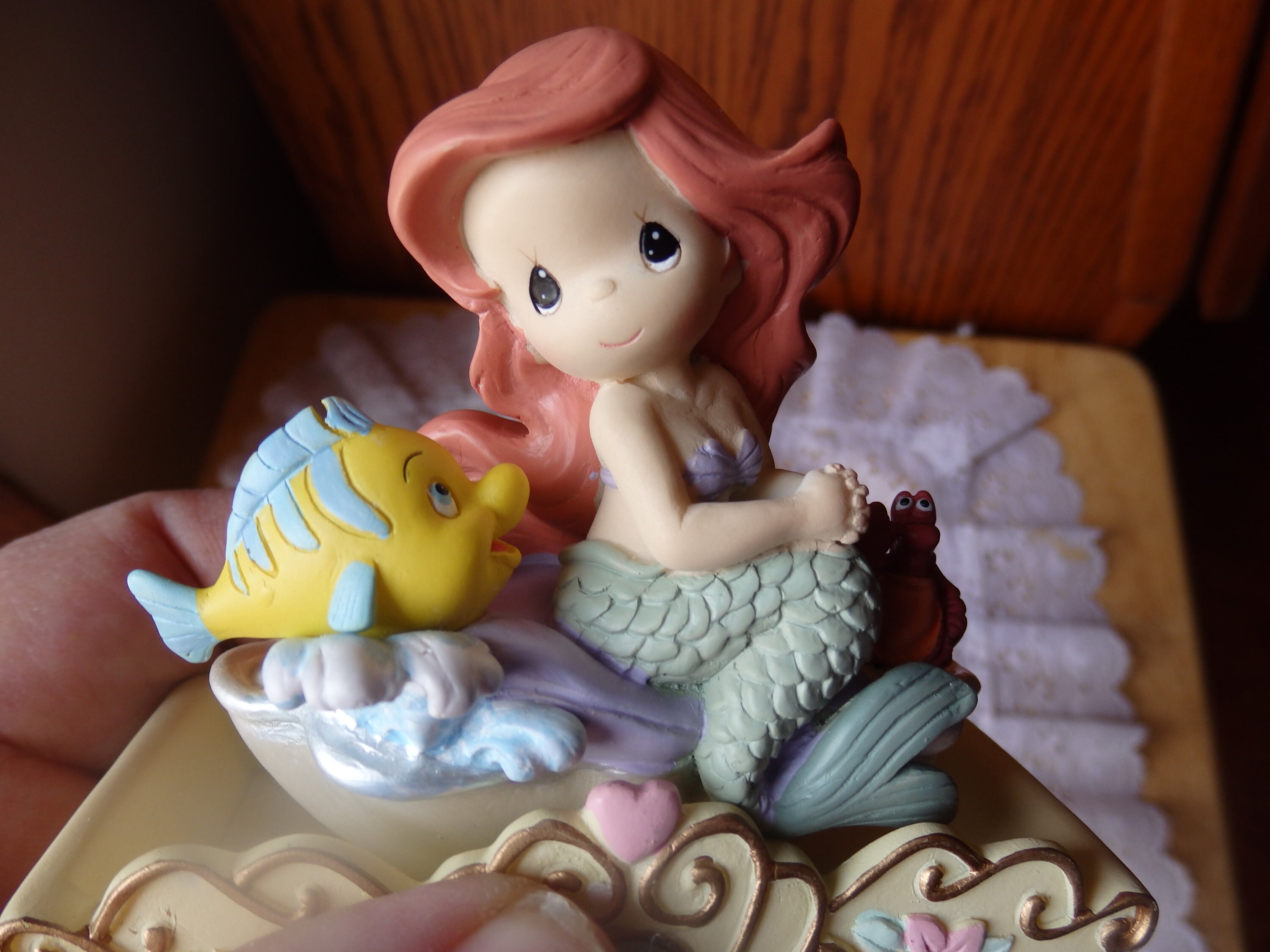 Disney Precious Moments Little Mermaid Ariel on Birthday Parada Car 4 ...
