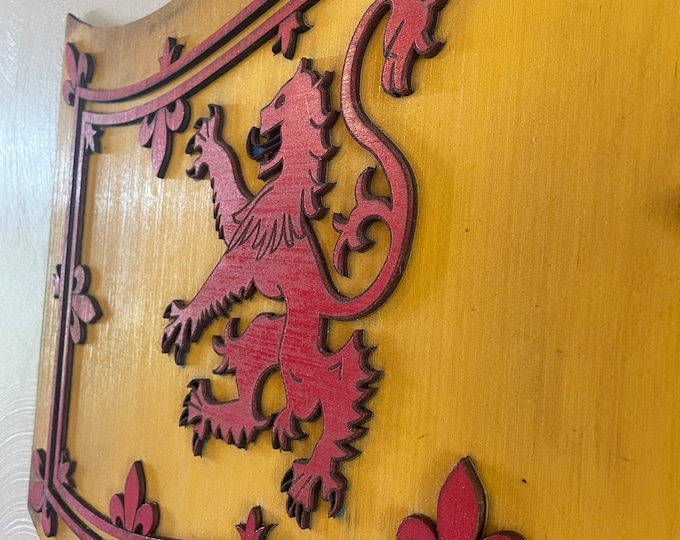 Lion Rampart Waving Wooden Flag - Scotland - Scottish Flag - Scottish ...