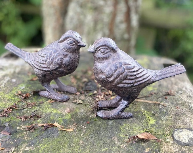 Two Cast Iron Birds Garden Ornament Vintage Style Metal Robin Lawn ...