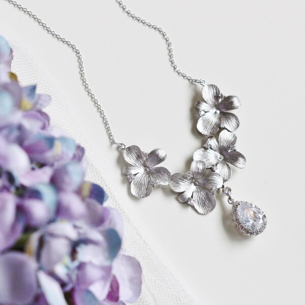 Hydrangea Necklace - Etsy