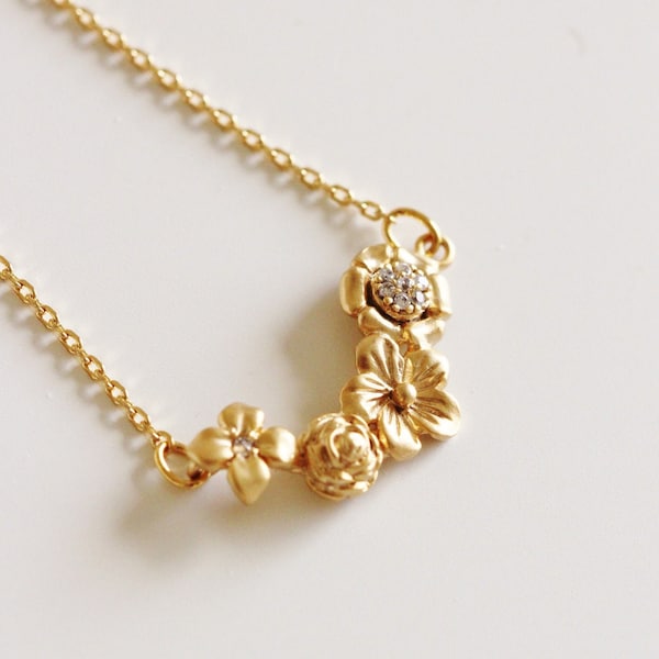 Gold Flower Necklace - Etsy