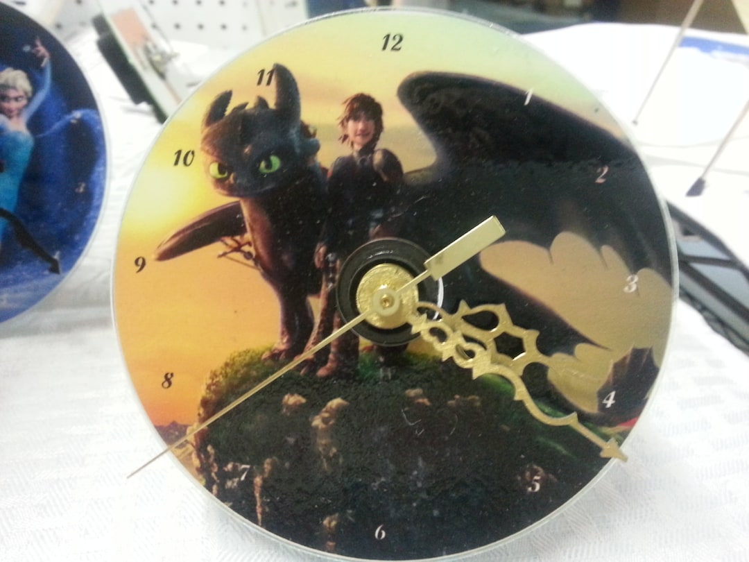 CD Clock How to Train Your Dragon 2 Toothless Hiccup Free Shipping - Etsy