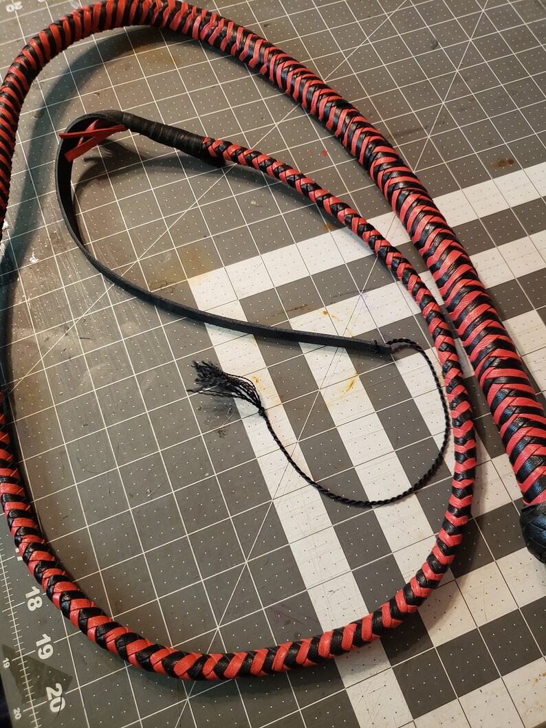 Black and red 6ft 12 plait bullwhip bdsm trainer spank - Etsy 日本