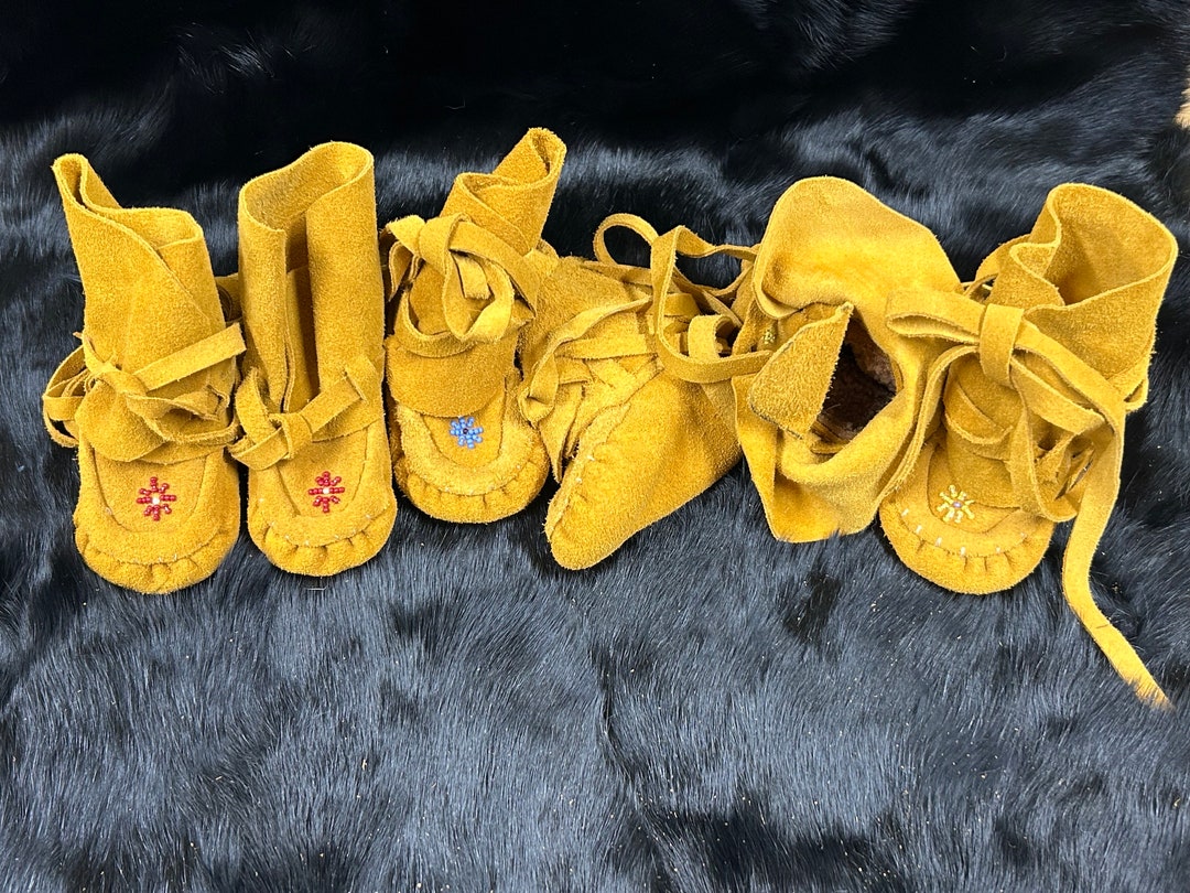 Baby Size 3 Wrap Around Mukluks *bead Designs and Colours Vary - Etsy