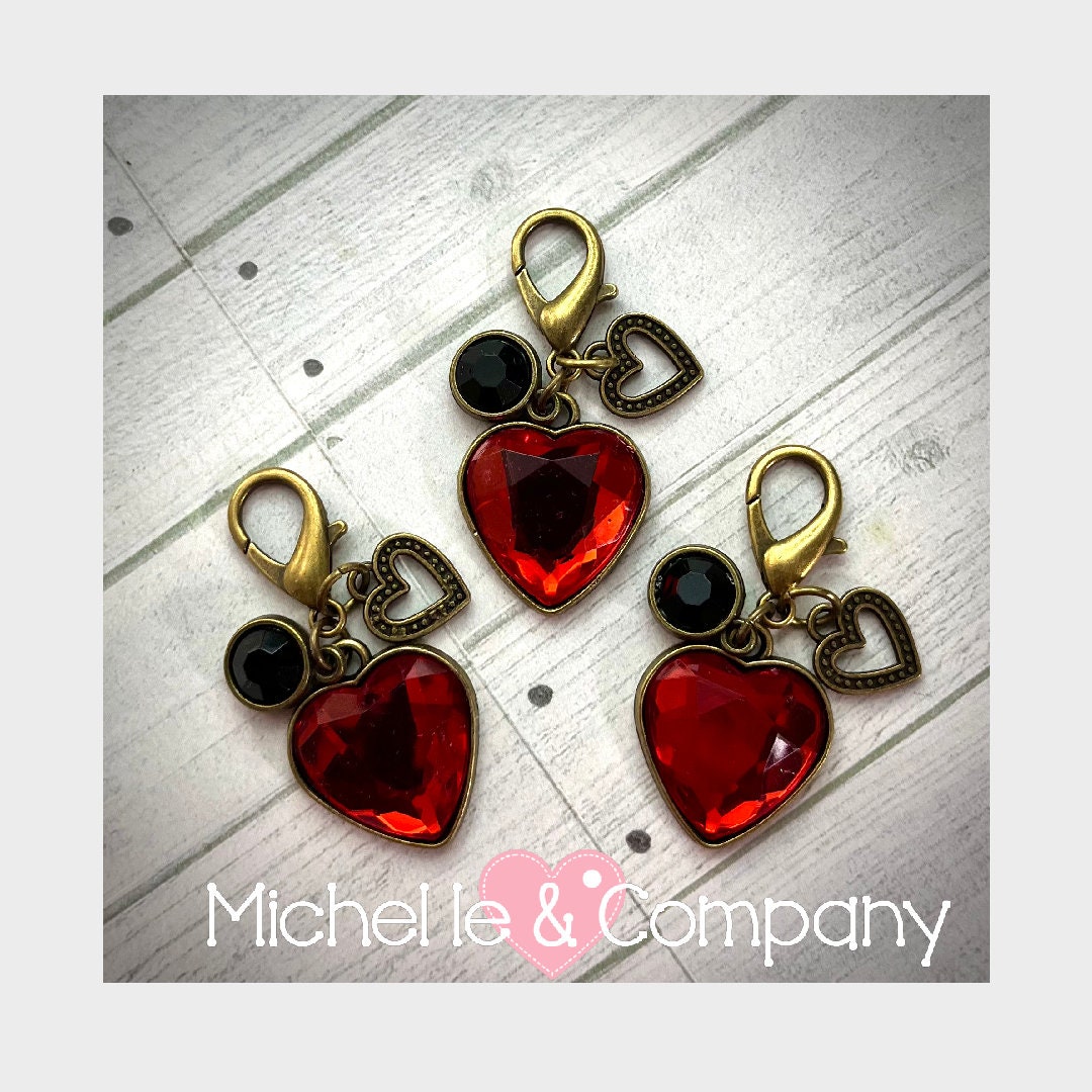 Descendants 4 Red Zipper Pull Backpack Charms Descendants 4 Party ...