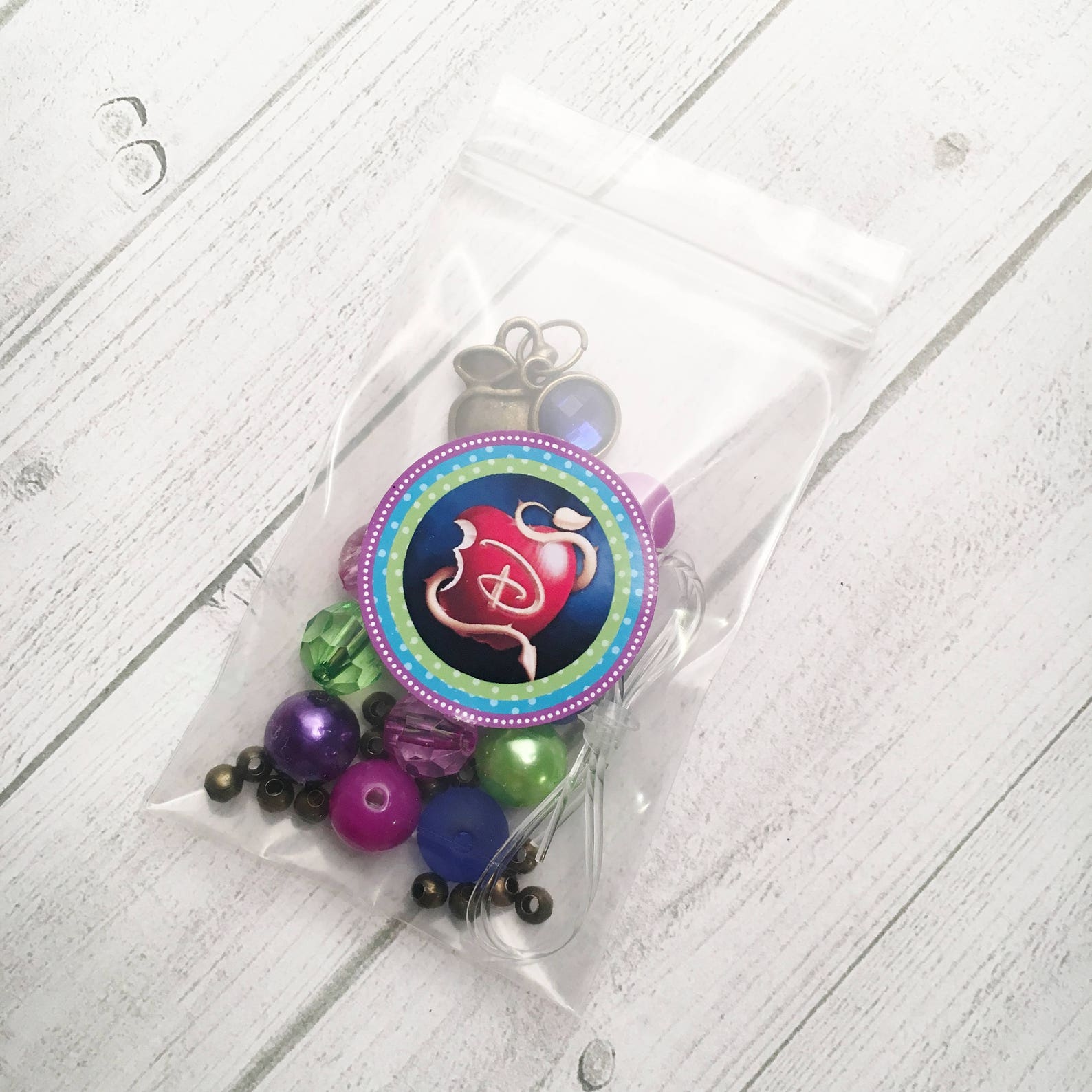 Descendants DIY Sparkle Apple Bracelet Birthday Party Favor - Etsy