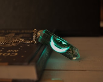 Glow in the Dark Necklace / Glowing Necklace / Crystal Point - Etsy