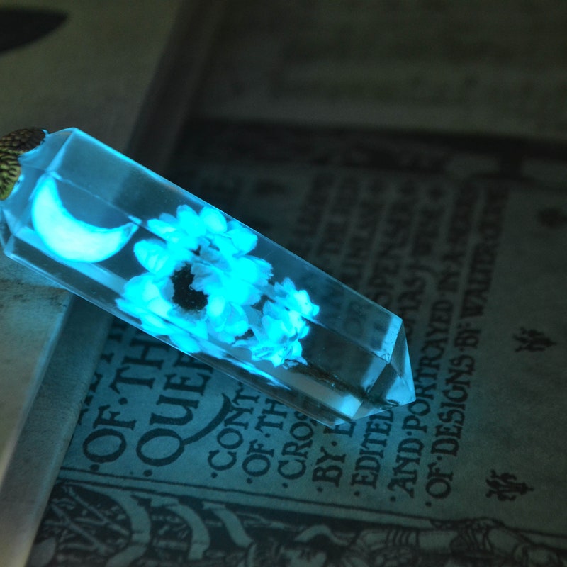 Glowing Necklace - Etsy