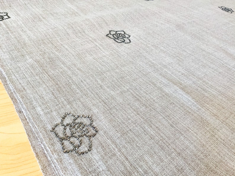 Sparkling Pure Cashmere Beige Color One-of-a-kind Scarf With Floral ...