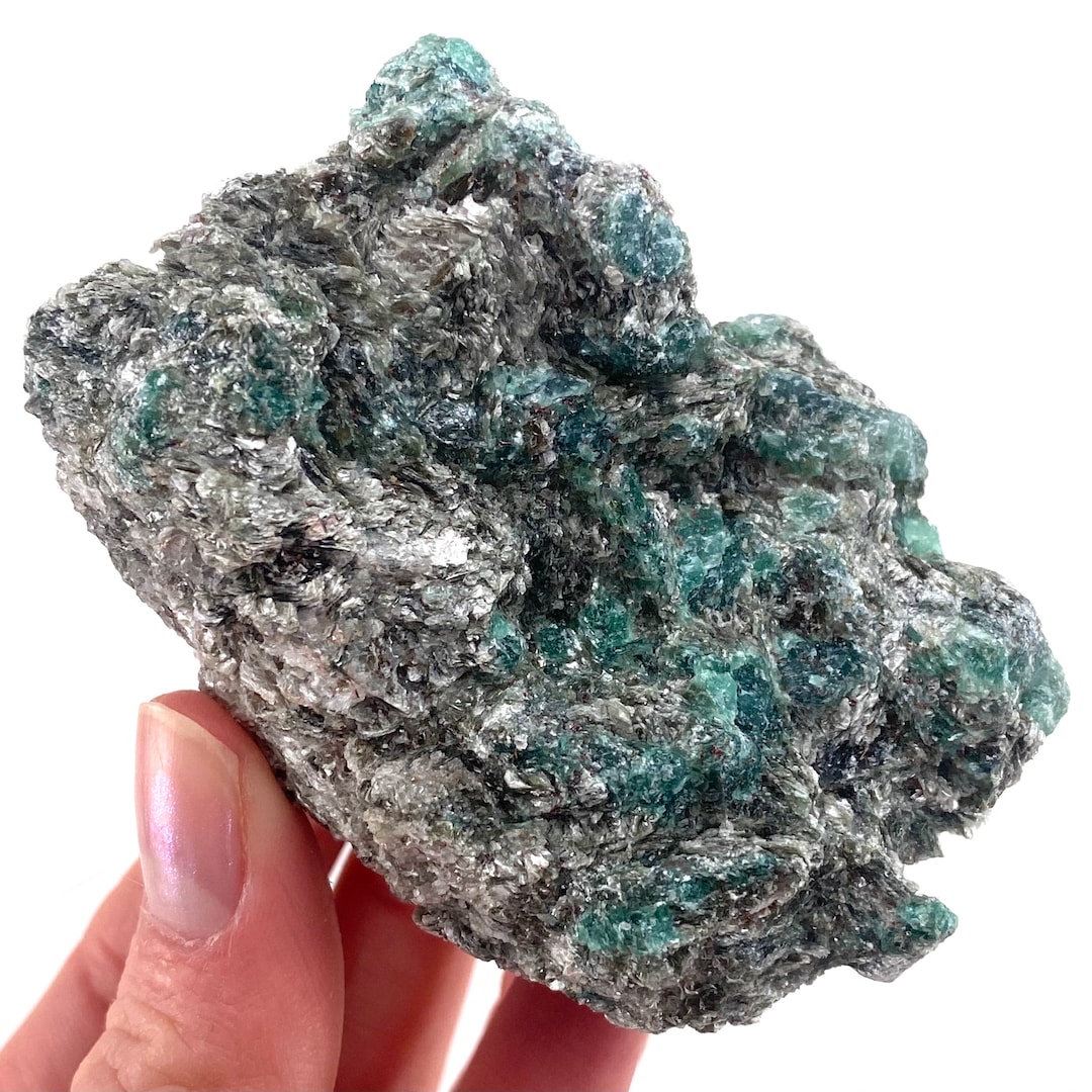 Natural Emerald in Mica Matrix (zimbabwe) | Natural Emerald, Green ...