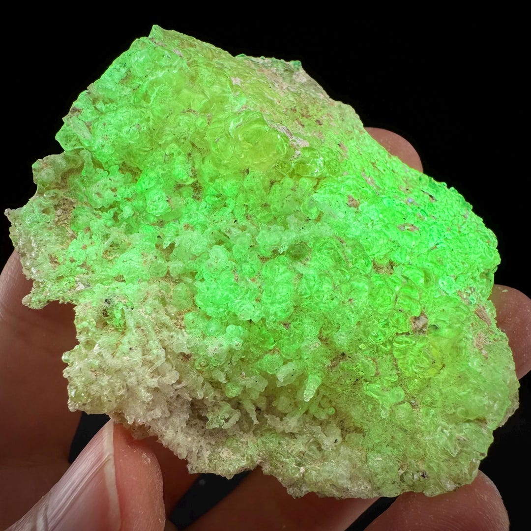 UV Reactive Hyalite Opal Specimen | Namibia Daylight Fluorescent ...