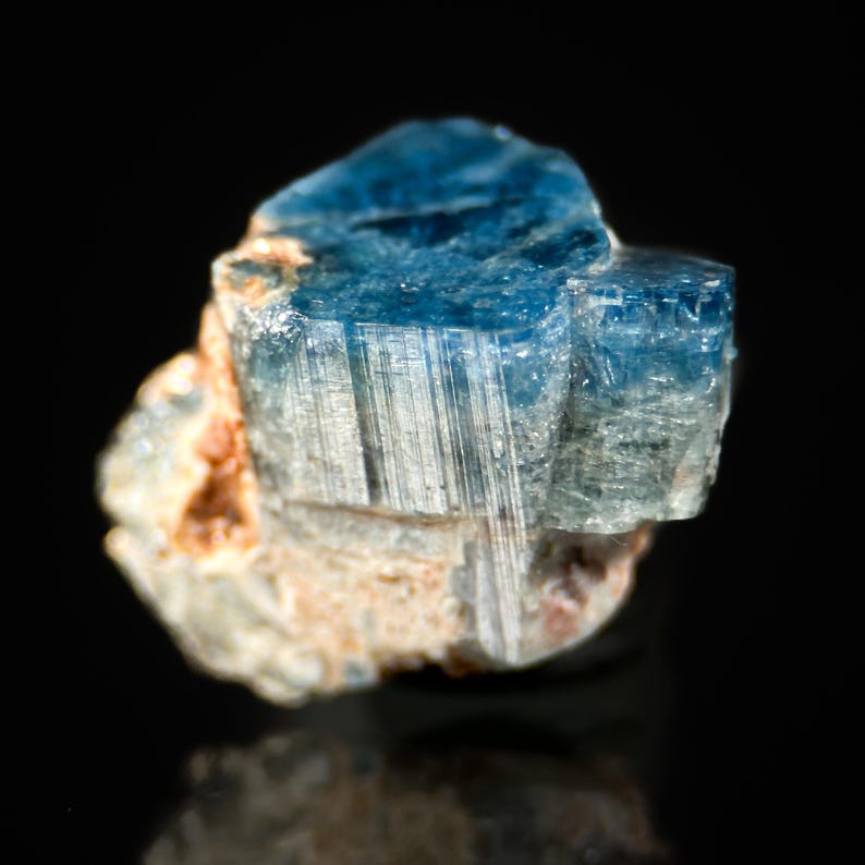 Blue Cap Fluorapatite (zimbabwe) | Bi-color Fluorapatite Crystal, Rare ...