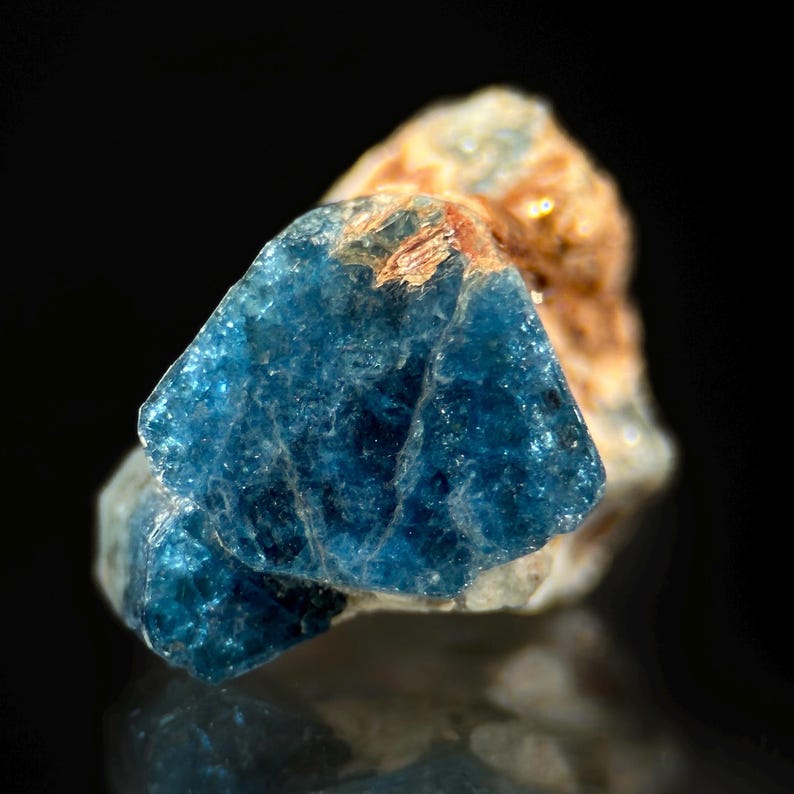 Blue Cap Fluorapatite (zimbabwe) | Bi-color Fluorapatite Crystal, Rare ...