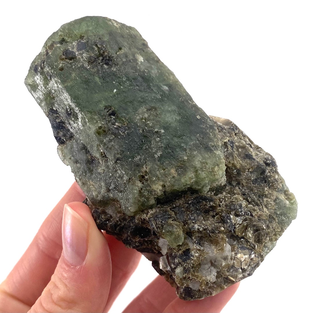 Diopside & Black Mica (afghanistan) | Chrome Diopside, Diopside ...